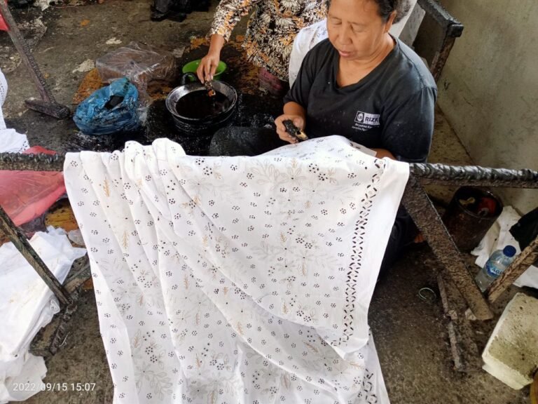 Mengenal Batik Bakaran Juwana, Industri Kreatif Masyarakat Lokal ...
